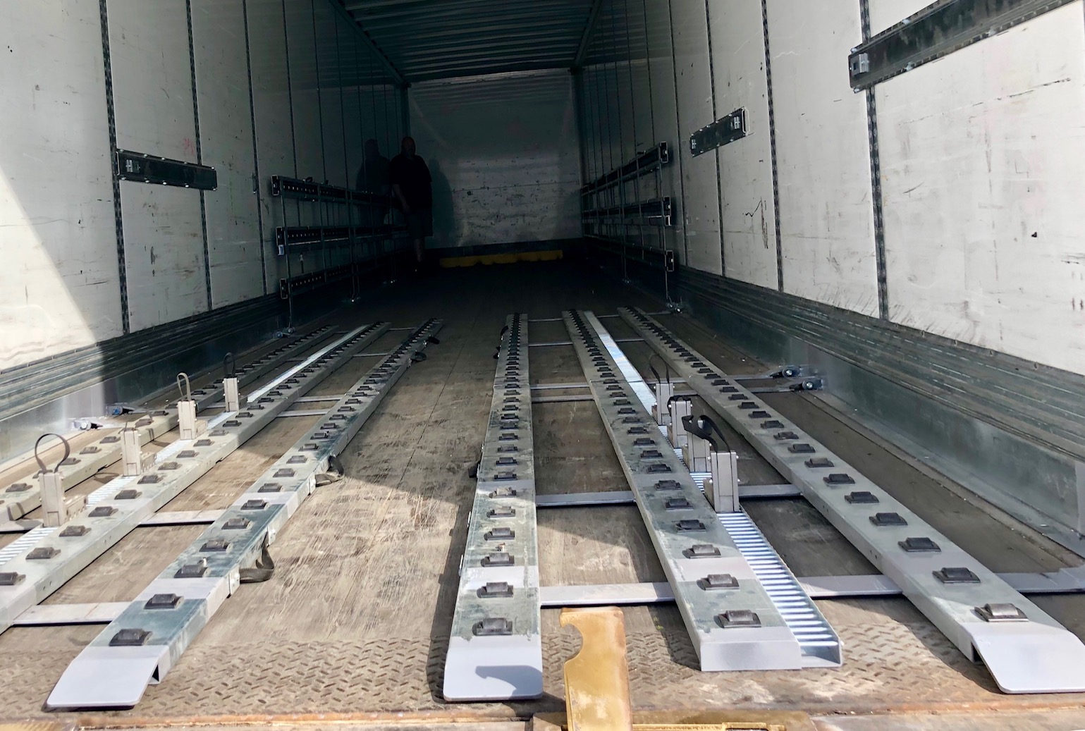 Portable Roller Bed System For Van